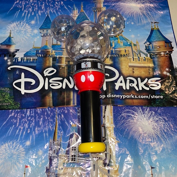 Disney | Toys | Authentic Disney Parks Exclusive Led Light Up Mickey ...